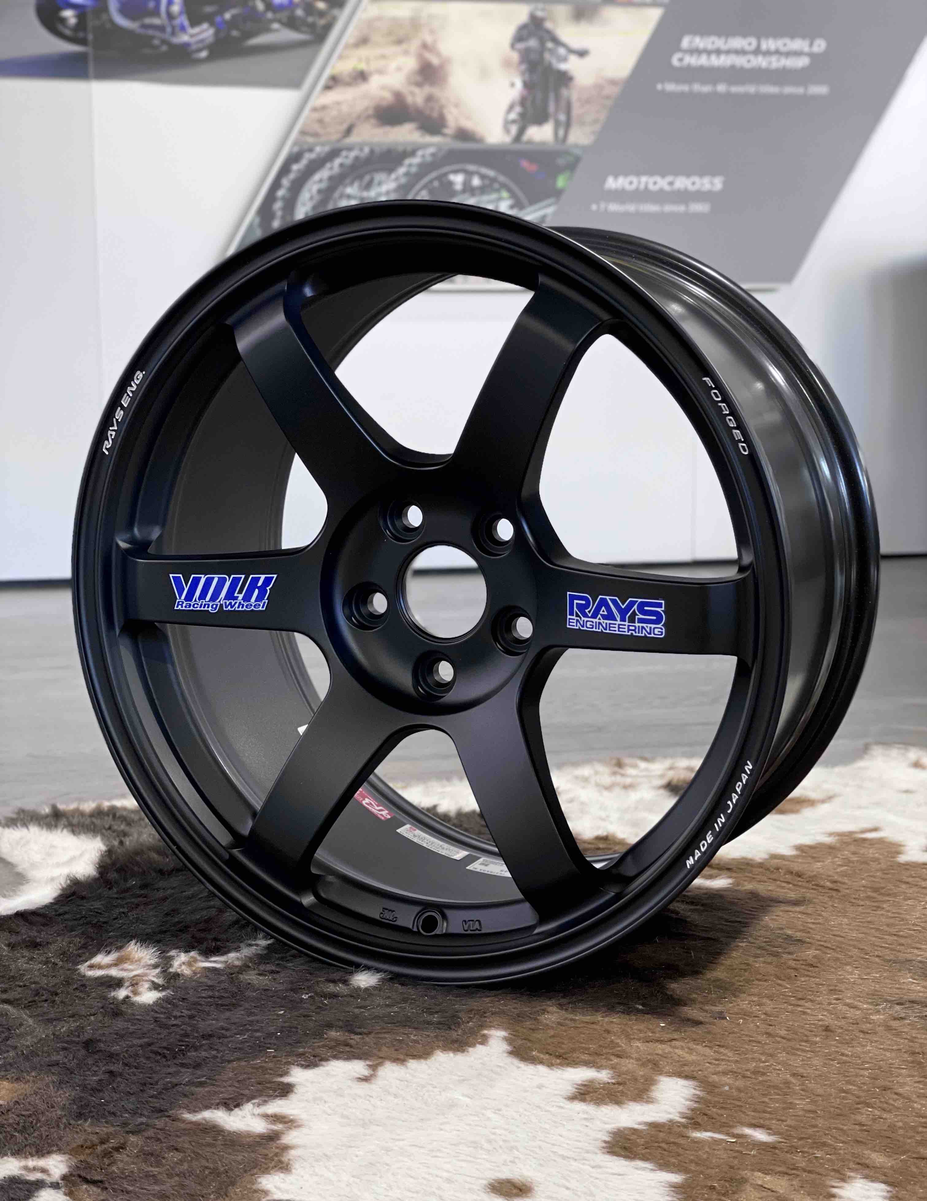 RAYS Volk Racing TE37SAGA SL 18" x9.5 +45 5x112 (Audi S3 RS3 8V Spec ...