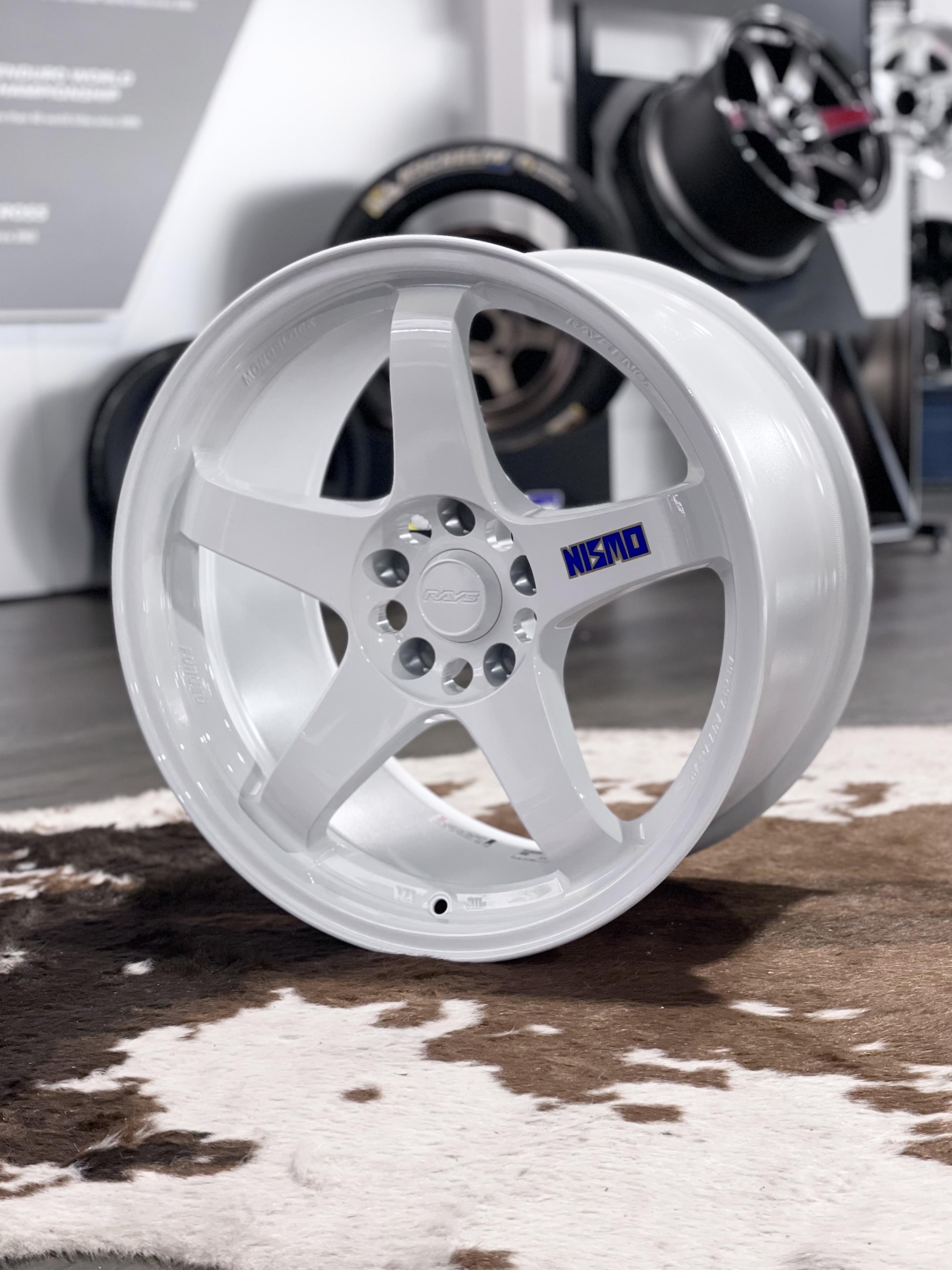 NISMO LMGT4 18" 40th Anniversary 18" 5x114.3